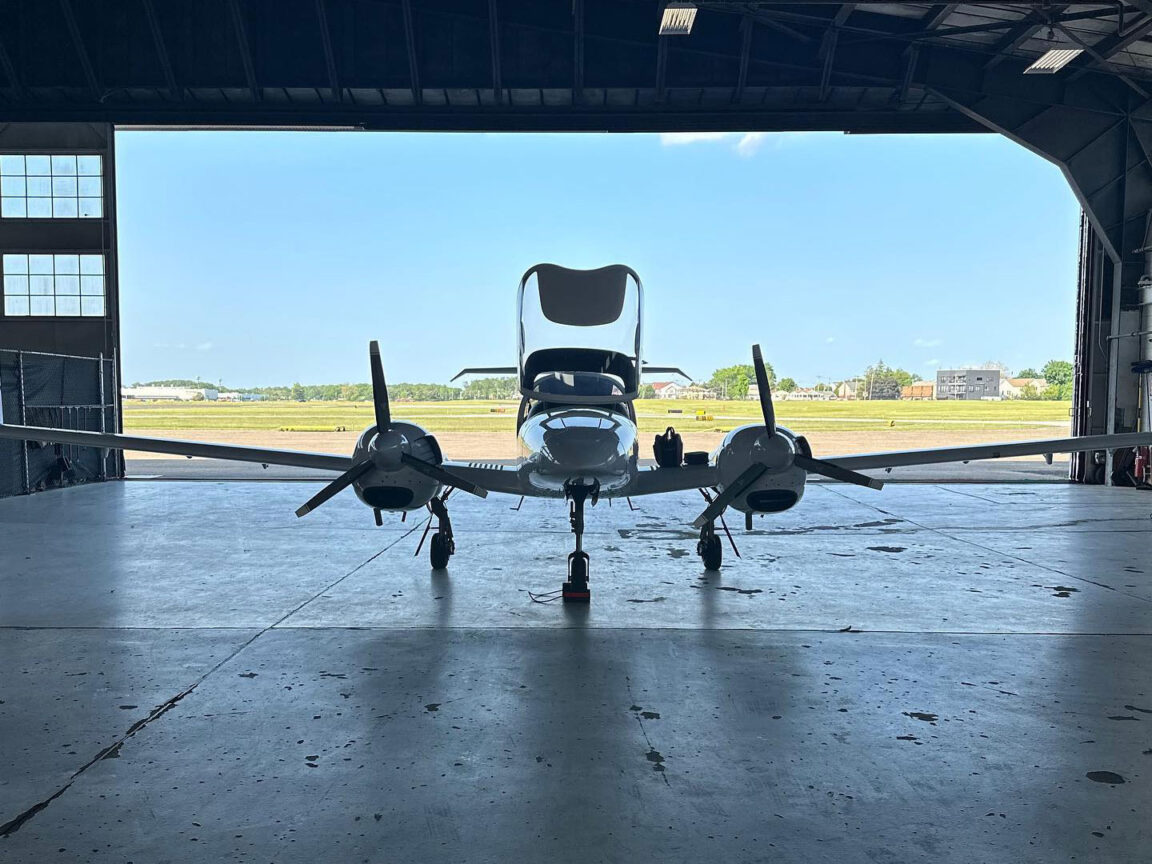 Diamond DA42 – Fly Legacy Aviation