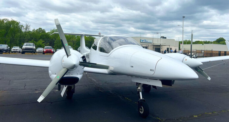 Diamond DA42 – Fly Legacy Aviation